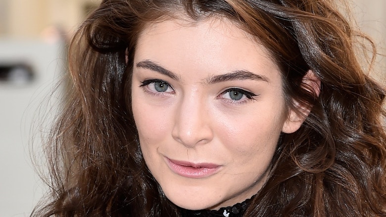 Lorde estrenó el video de "Fallen Fruit"