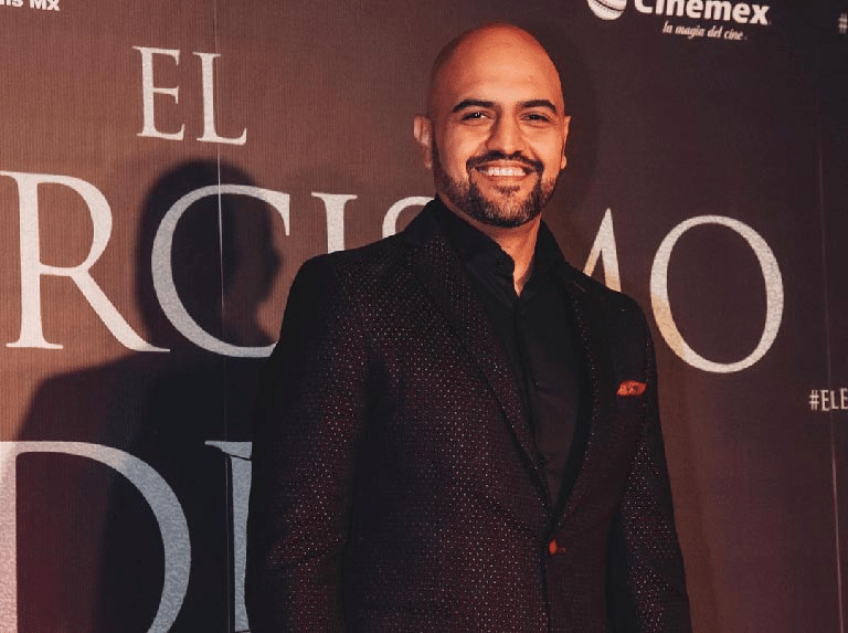Alejandro Hidalgo se alza como Mejor Director de Cine