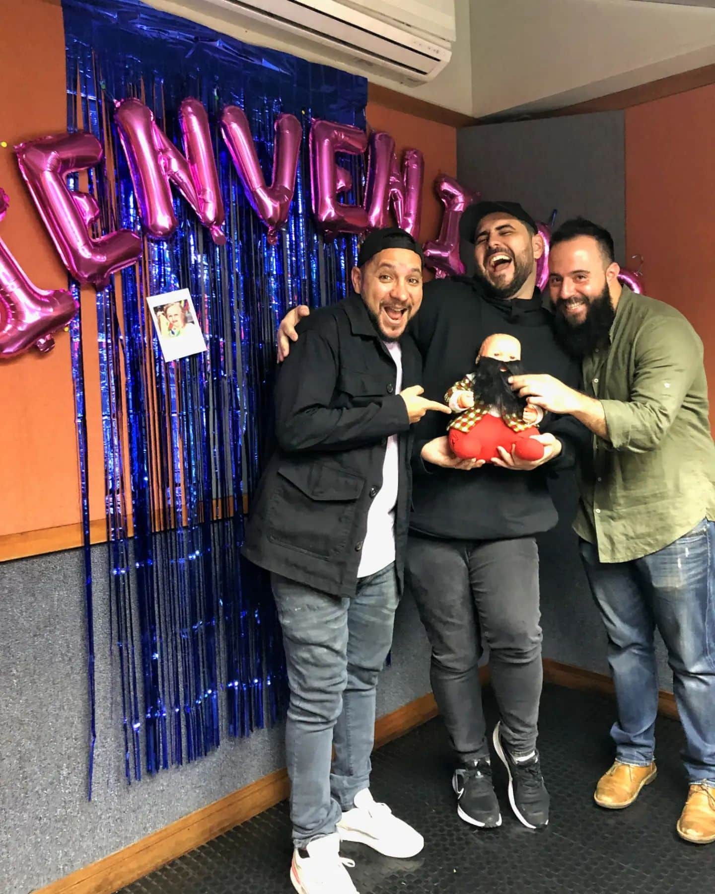 El bebe calvo pero con barba que tuvo Rodrigo mientras no estaba Manuel ...