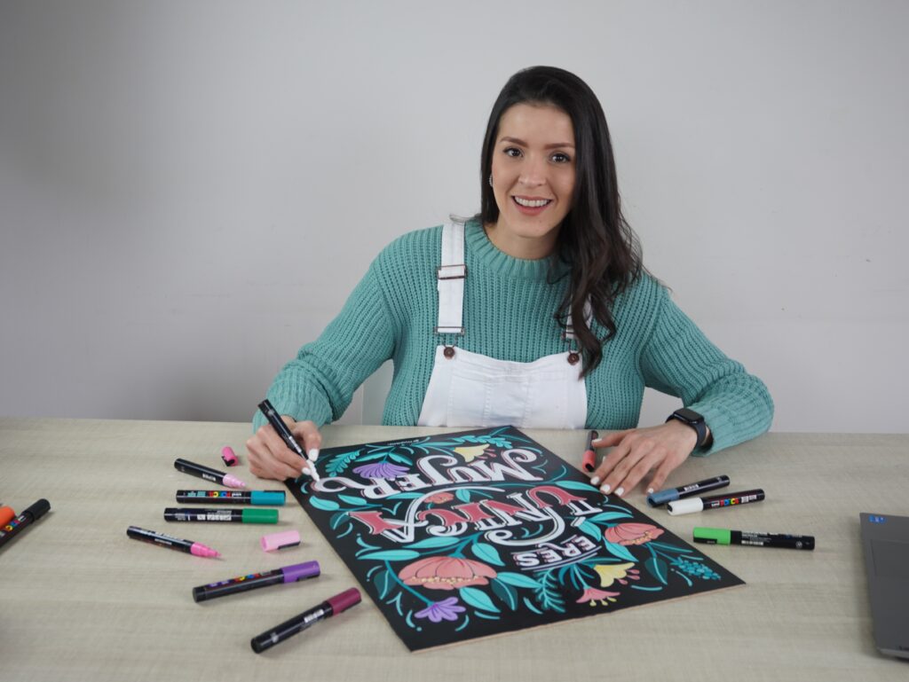 Daniela Porras se reinventó en España creando pizarras
