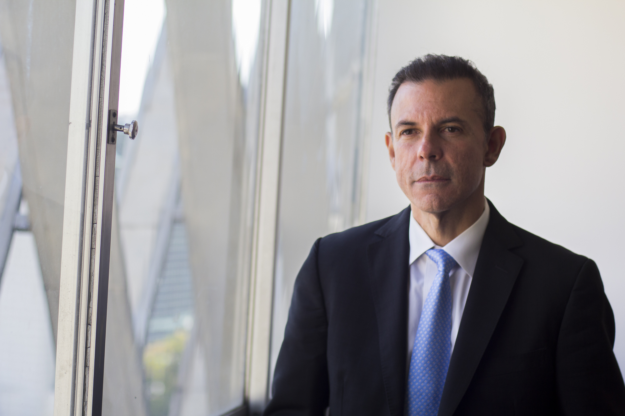 Roberto Enríquez: "No puedes romper a un país por las visiones...