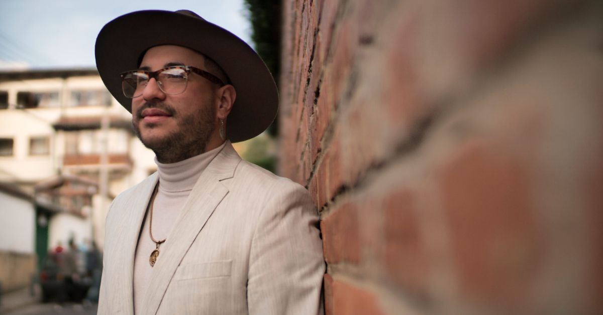 Chipi Chacon explora sus raíces con su nuevo disco: “Caracas 40”